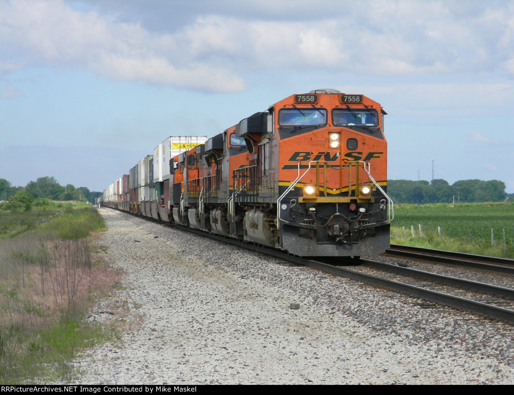 BNSF 7558